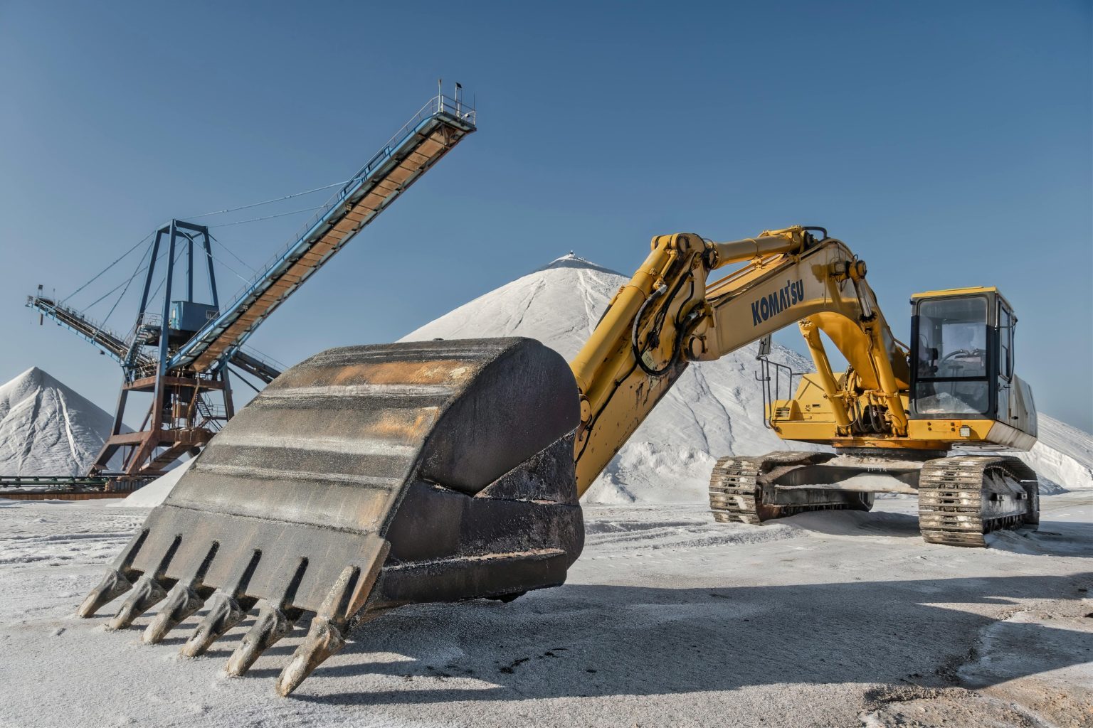 Maintaining Earthmoving Attachments